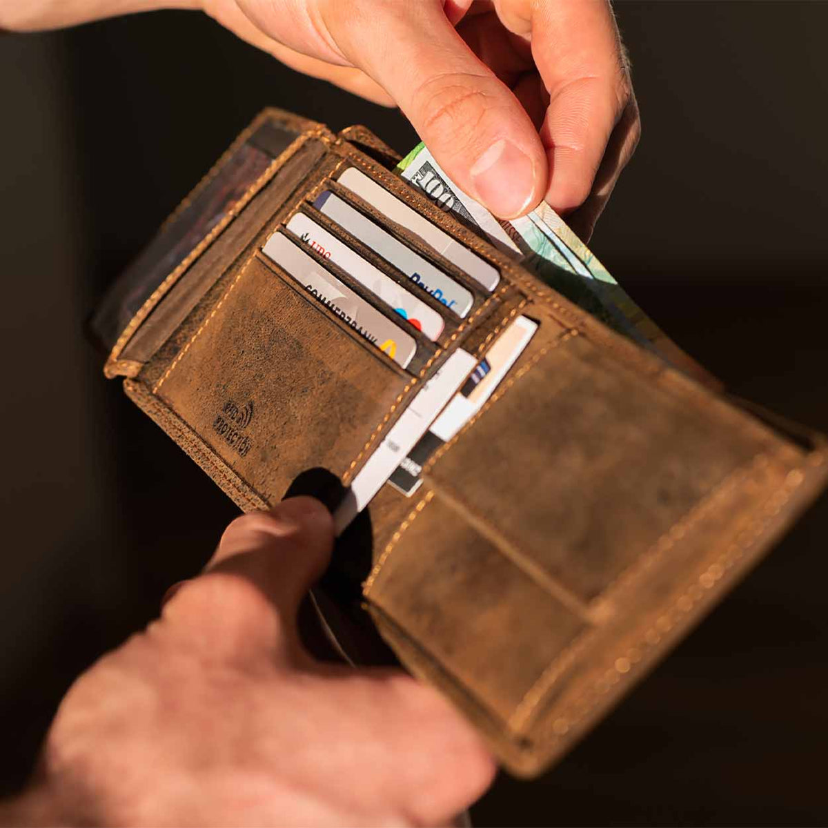 Diloro Men's Leather Wallet Flip ID Coin Section RFID Blocking - DiLoro ...